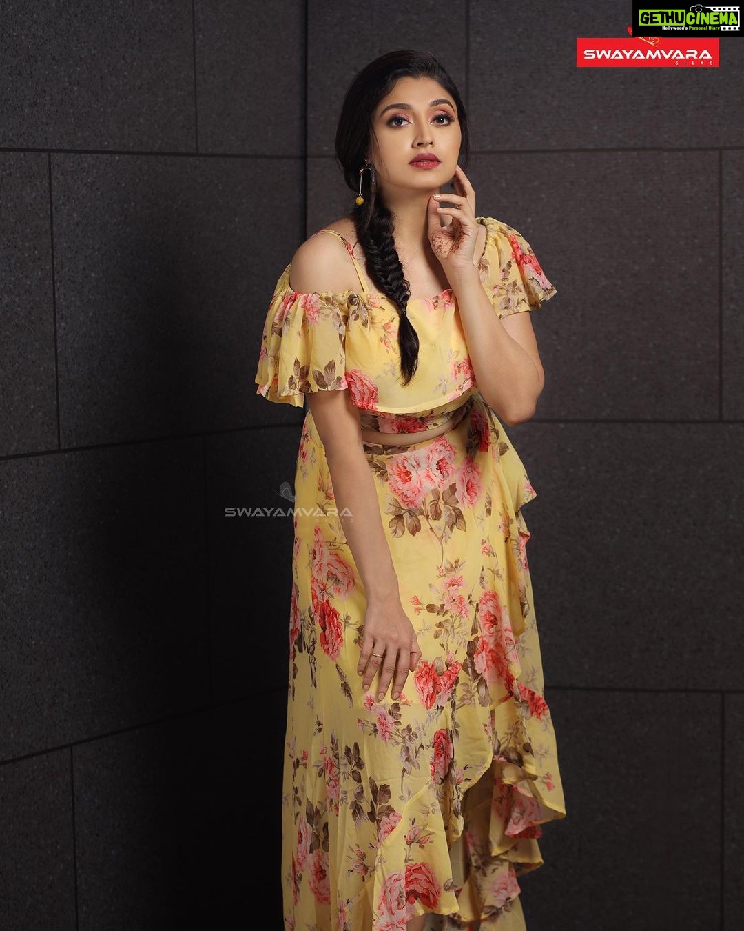 Sija Rose Instagram – Sija Rose wearing Georgette chiffon asymmetric ...