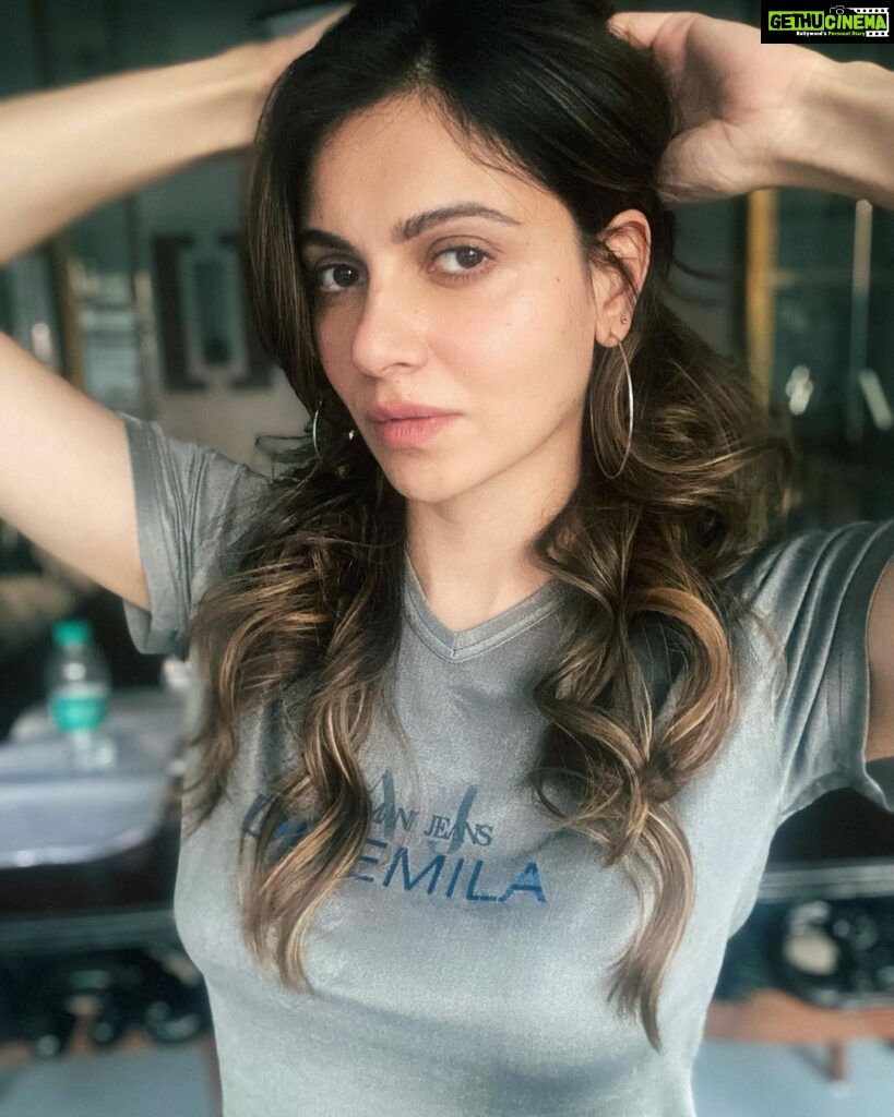 Simran Kaur Mundi Instagram – Ki haal chal 🙃💛 | Gethu Cinema