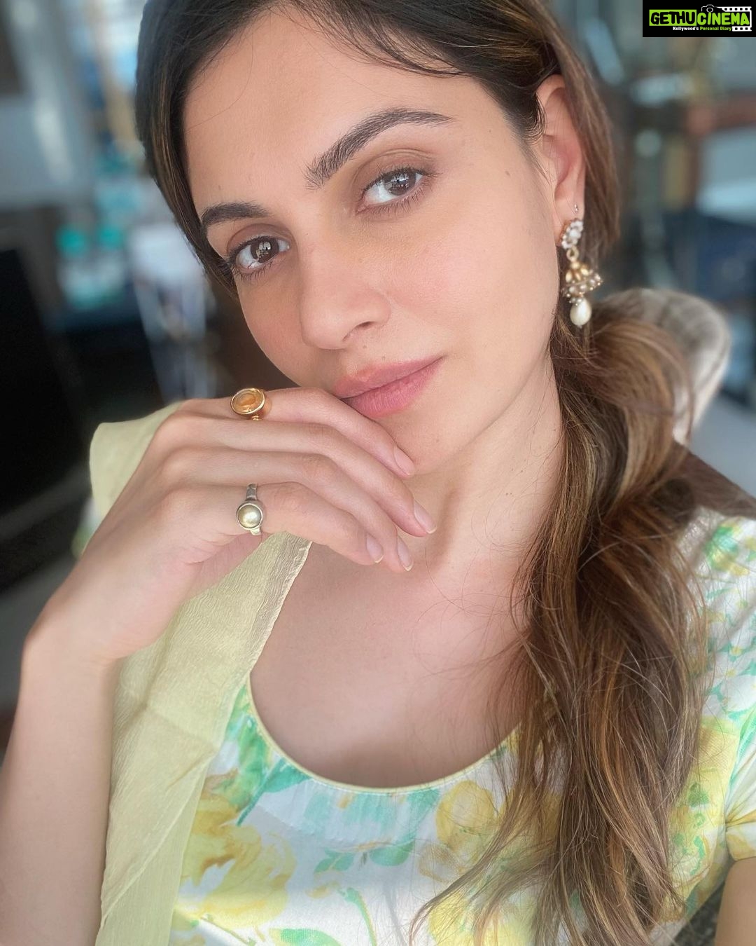 Simran Kaur Mundi Instagram – Ki haal chal 🙃💛 | Gethu Cinema