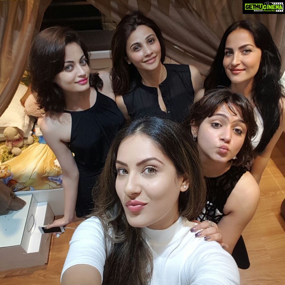 Sneha Ullal Instagram - Happy Birthday Shweta.Stay strong, happy and ...