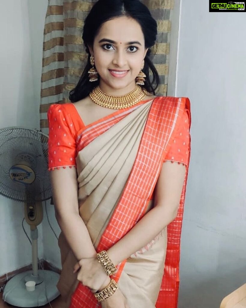 Sri Divya Instagram – Maya Srinivasan #pencil 💛 | Gethu Cinema