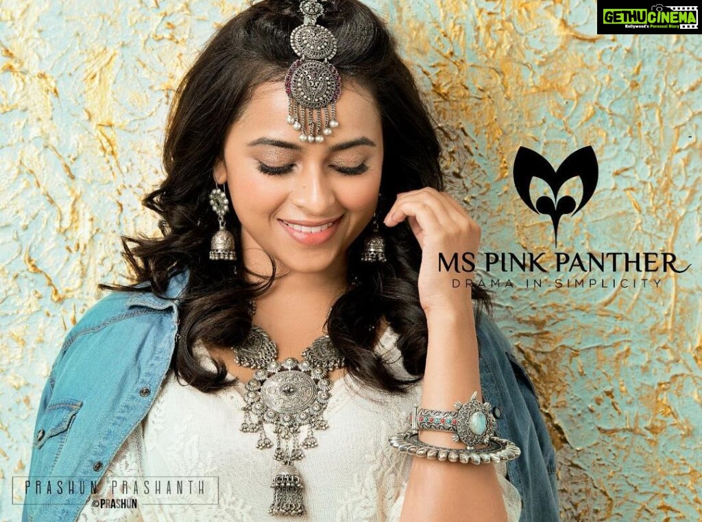 Sri Divya Instagram - Happy holi ! Celebrating in snapchat with my lill ...