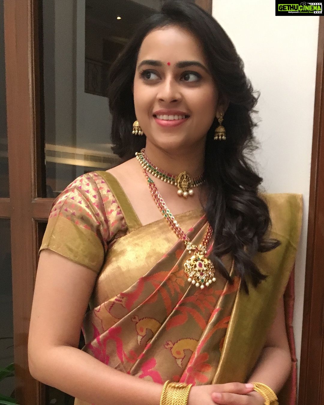 Sri Divya Instagram – In love with this necklace , @mspinkpantherjewel ...