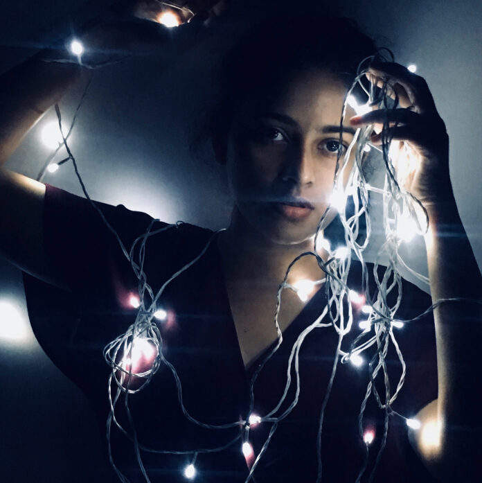 Sri Divya Instagram – Loved wearing this beautiful saree with a modern ...