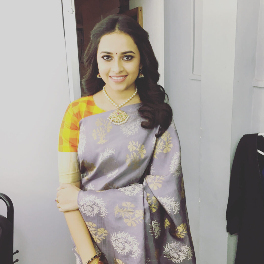 Sri Divya Instagram – When we don’t have brother’s !! #cuteneighbour # ...