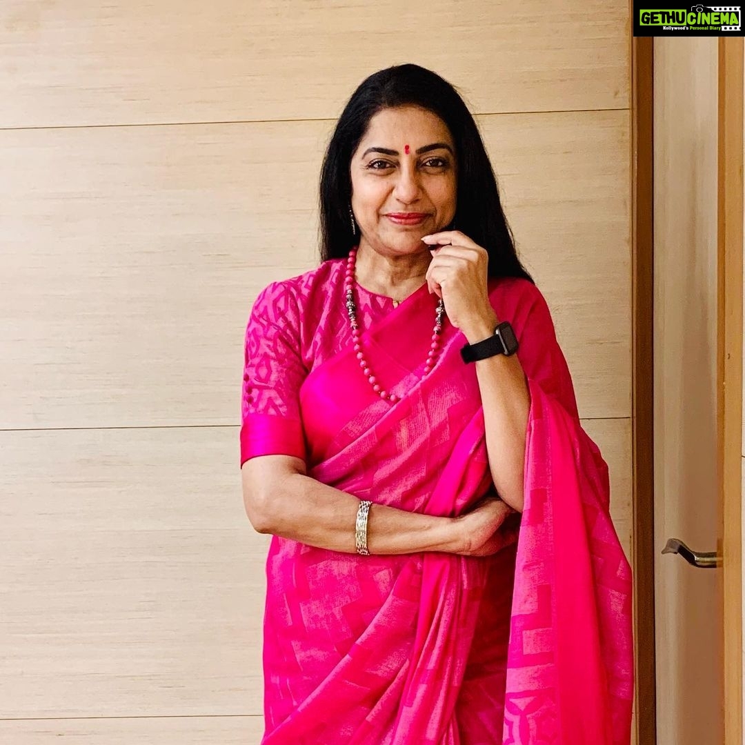 Suhasini Maniratnam Instagram – Happy to be back at jaya tv. Thank you ...