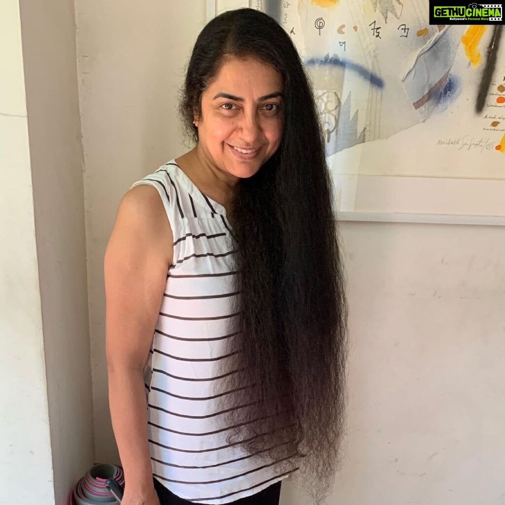 Suhasini Maniratnam Instagram - Stay home hair care 😜😜😜 - Gethu Cinema
