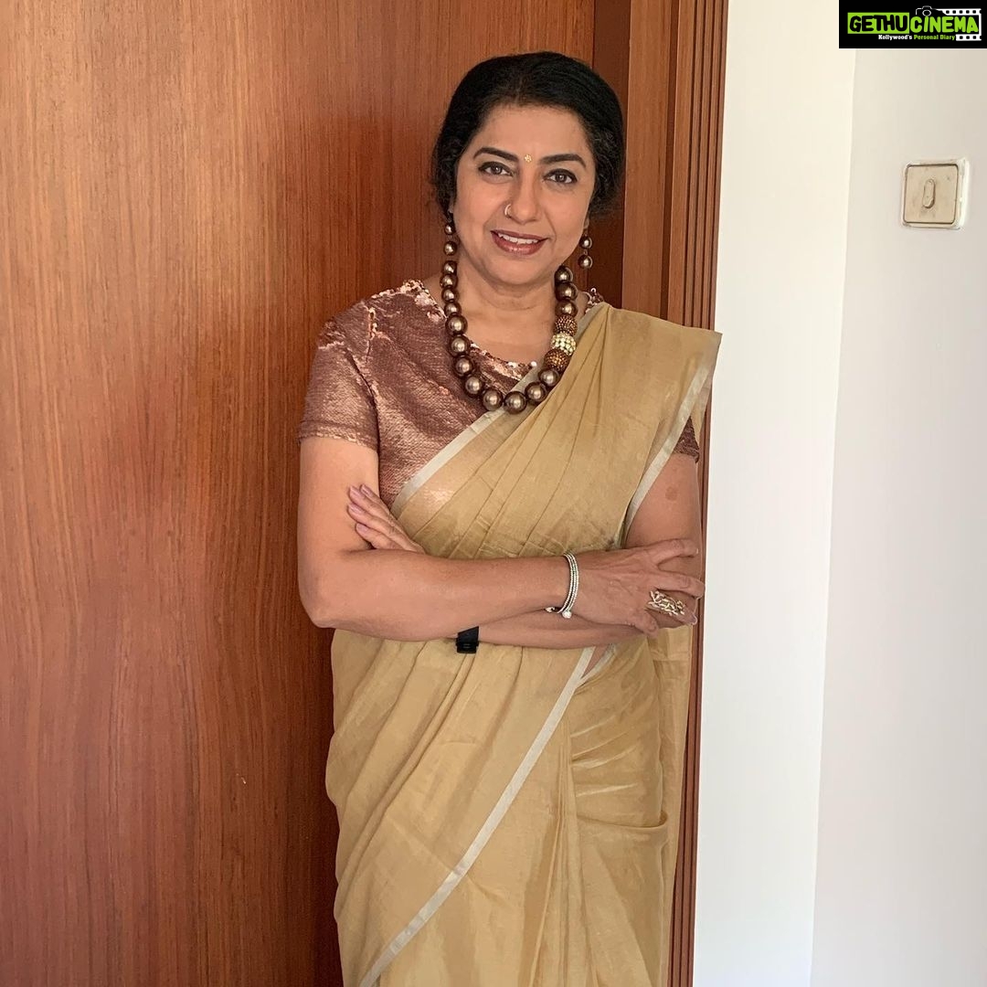Suhasini Maniratnam Instagram – Sunday dress up. Final episode. | Gethu ...