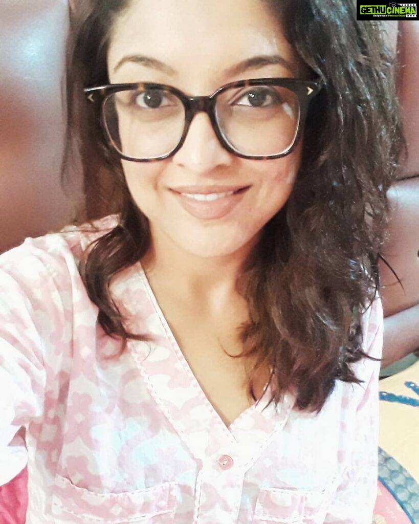 Actress Tanushree Dutta HD Instagram Photos and Wallpapers April 2021 ...
