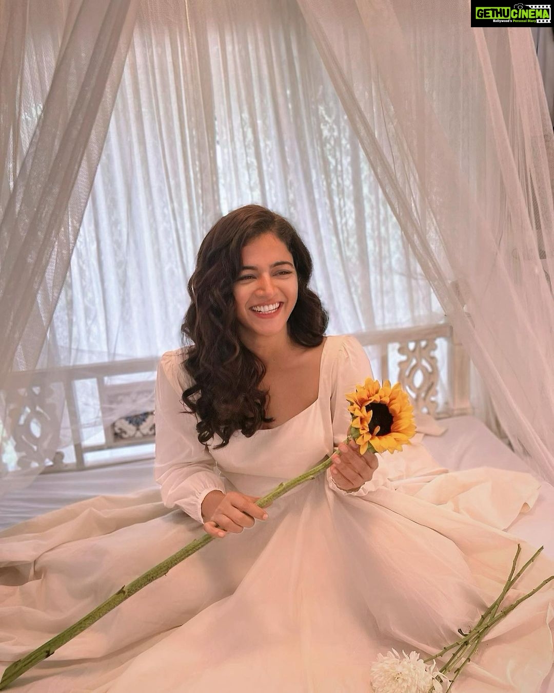 Actress Wamiqa Gabbi HD Instagram Photos and Wallpapers March 2022 ...