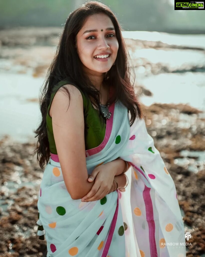 Actress Anikha HD Photos and Wallpapers March 2022 - Gethu Cinema
