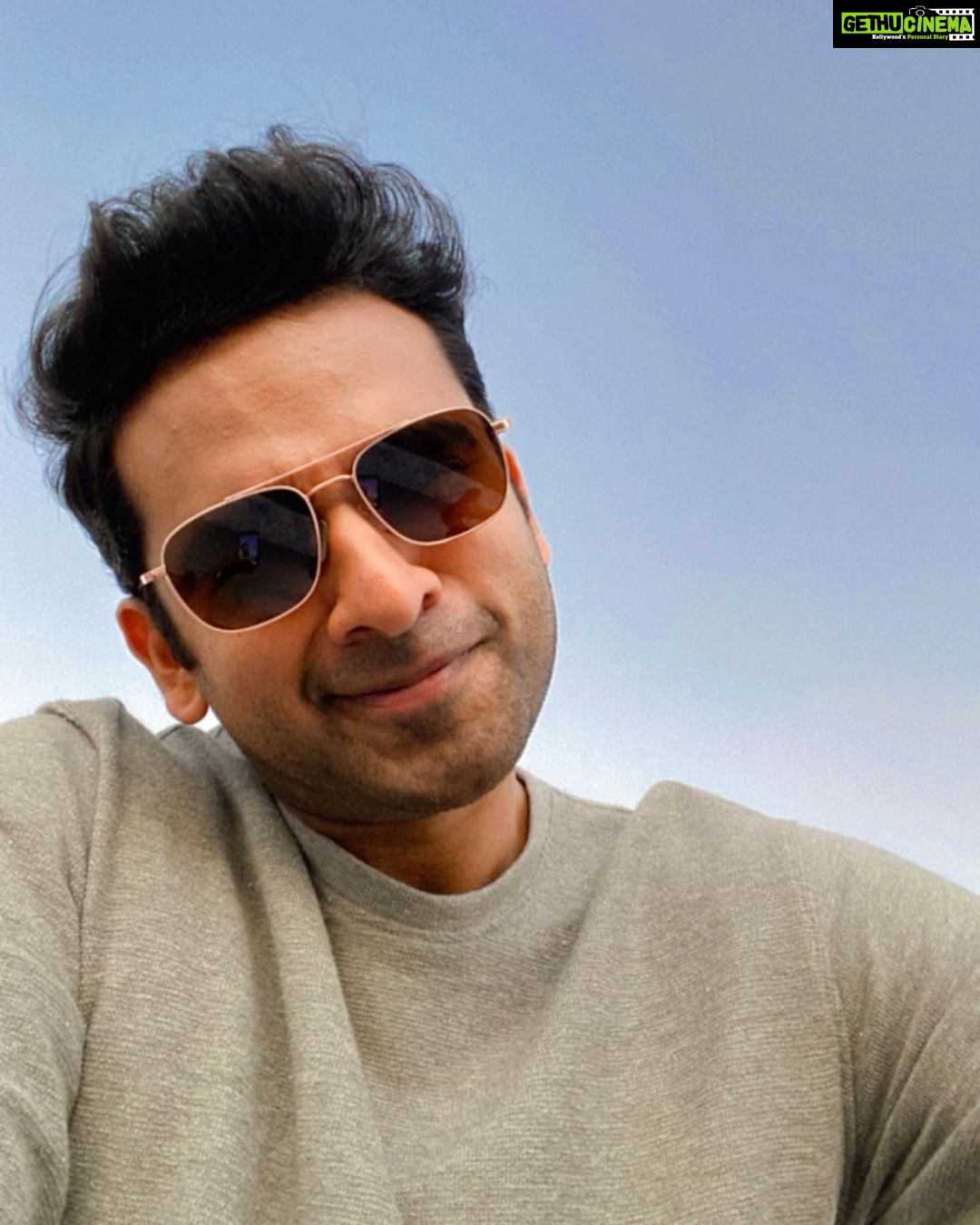 Actor Ashok Selvan HD Photos and Wallpapers March 2022 - Gethu Cinema