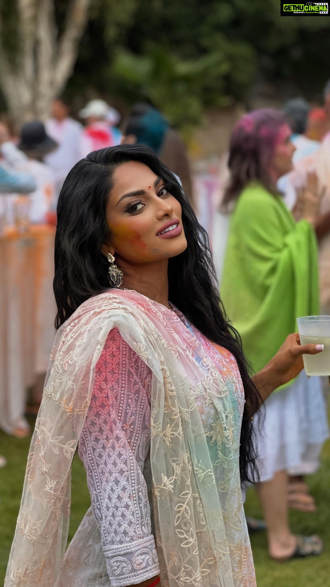 Chandrika Ravi Instagram – Holi, the festival of colors, is the ...