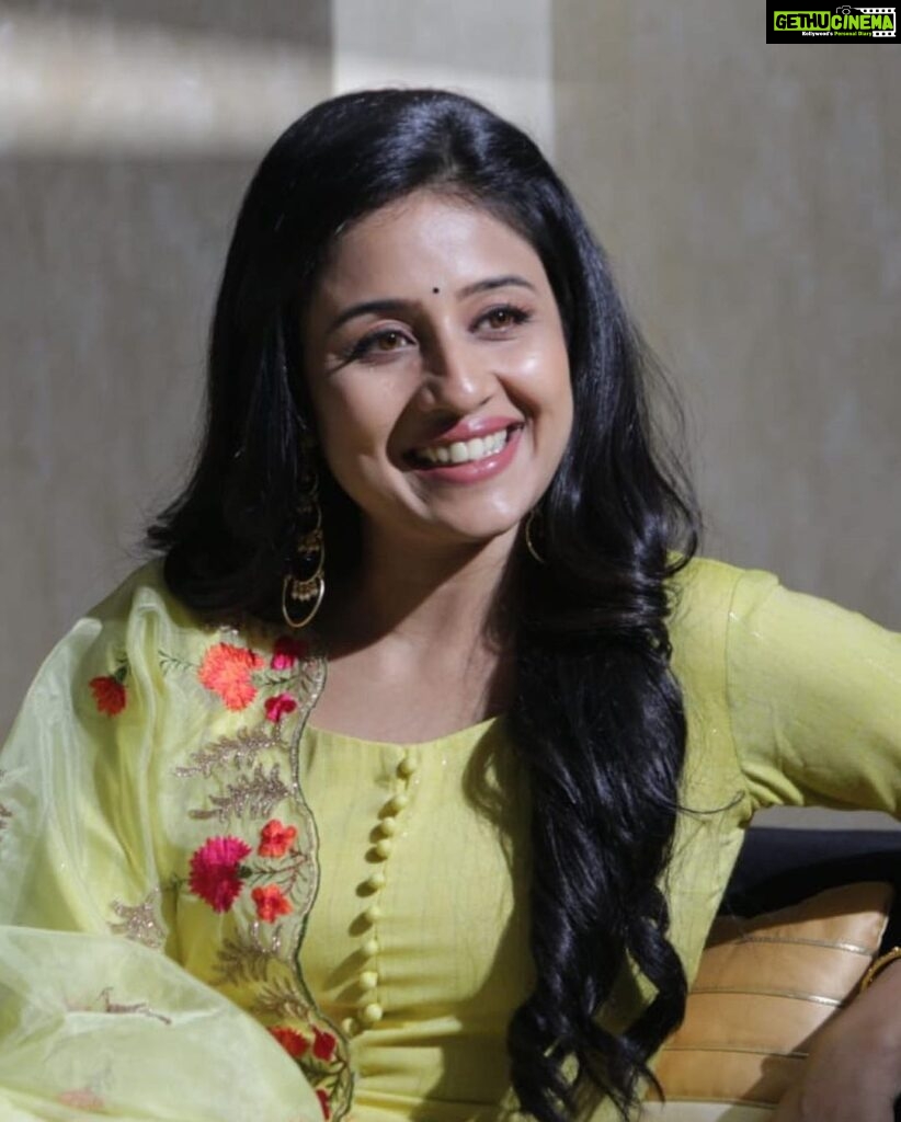 Actress Paridhi Sharma HD Instagram Photos and Wallpapers March 2022 ...