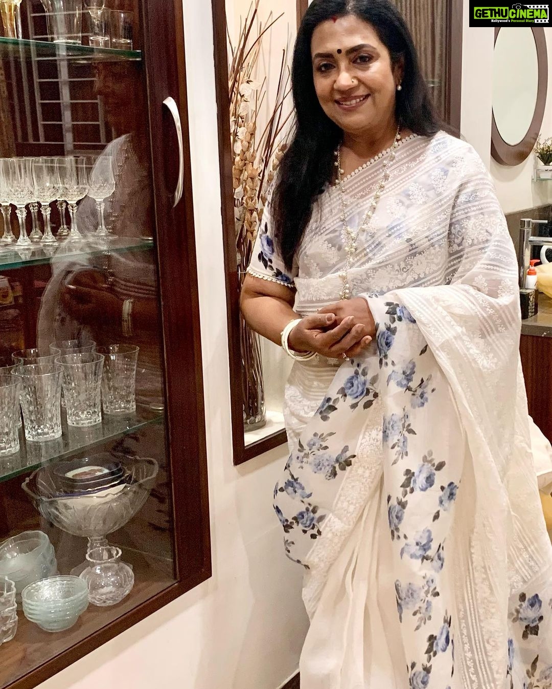 Actress Poornima Bhagyaraj HD Photos and Wallpapers March 2022 - Gethu ...