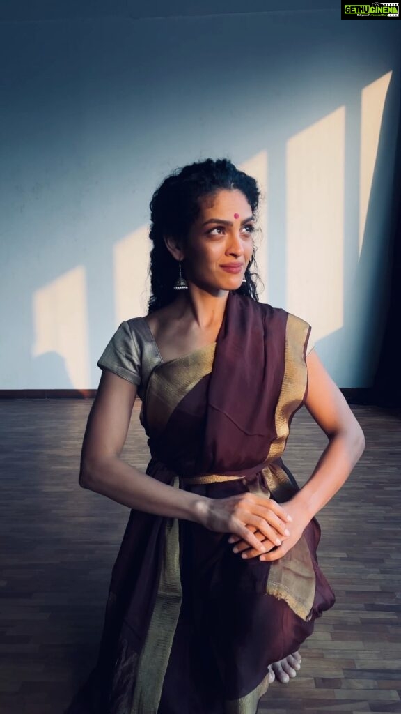 Actress Rukmini Vijayakumar HD Instagram Photos and Wallpapers April ...