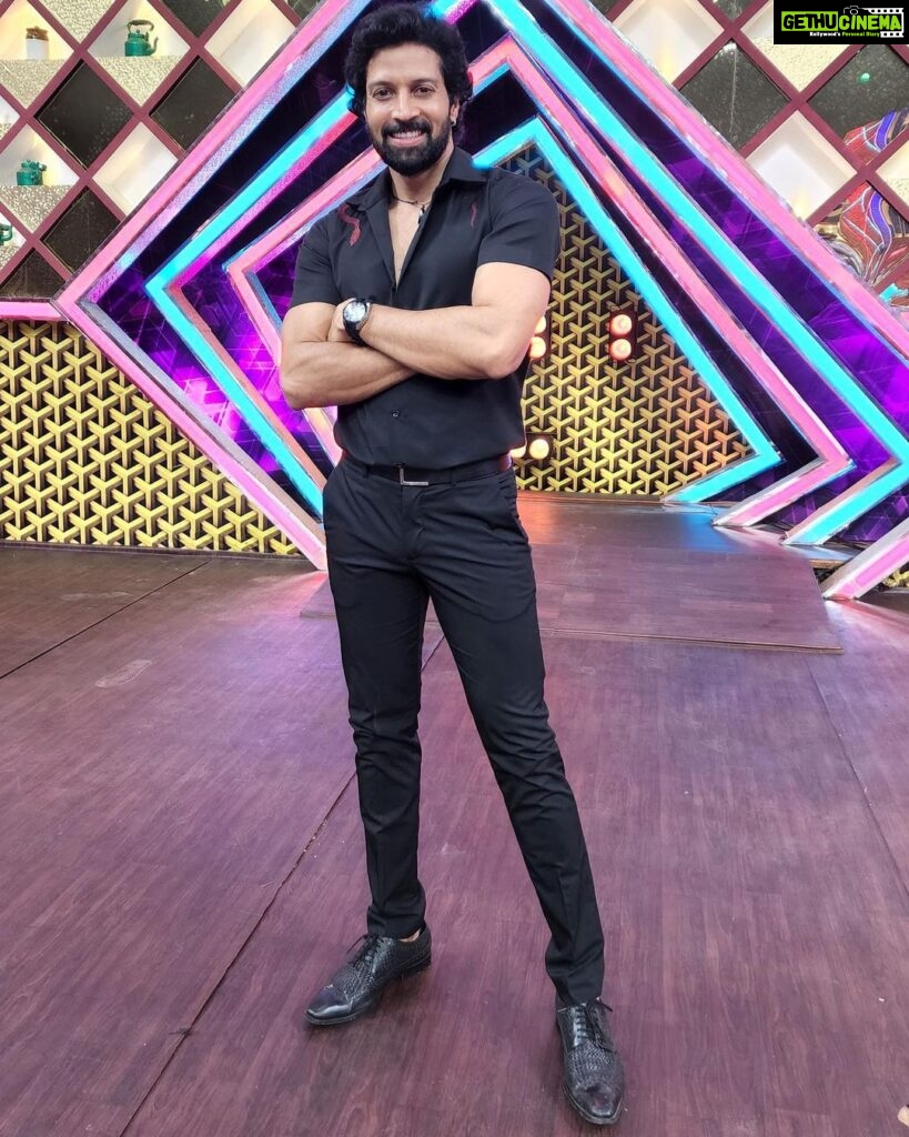 Actor Santhosh Prathap HD Instagram Photos and Wallpapers April 2022 ...