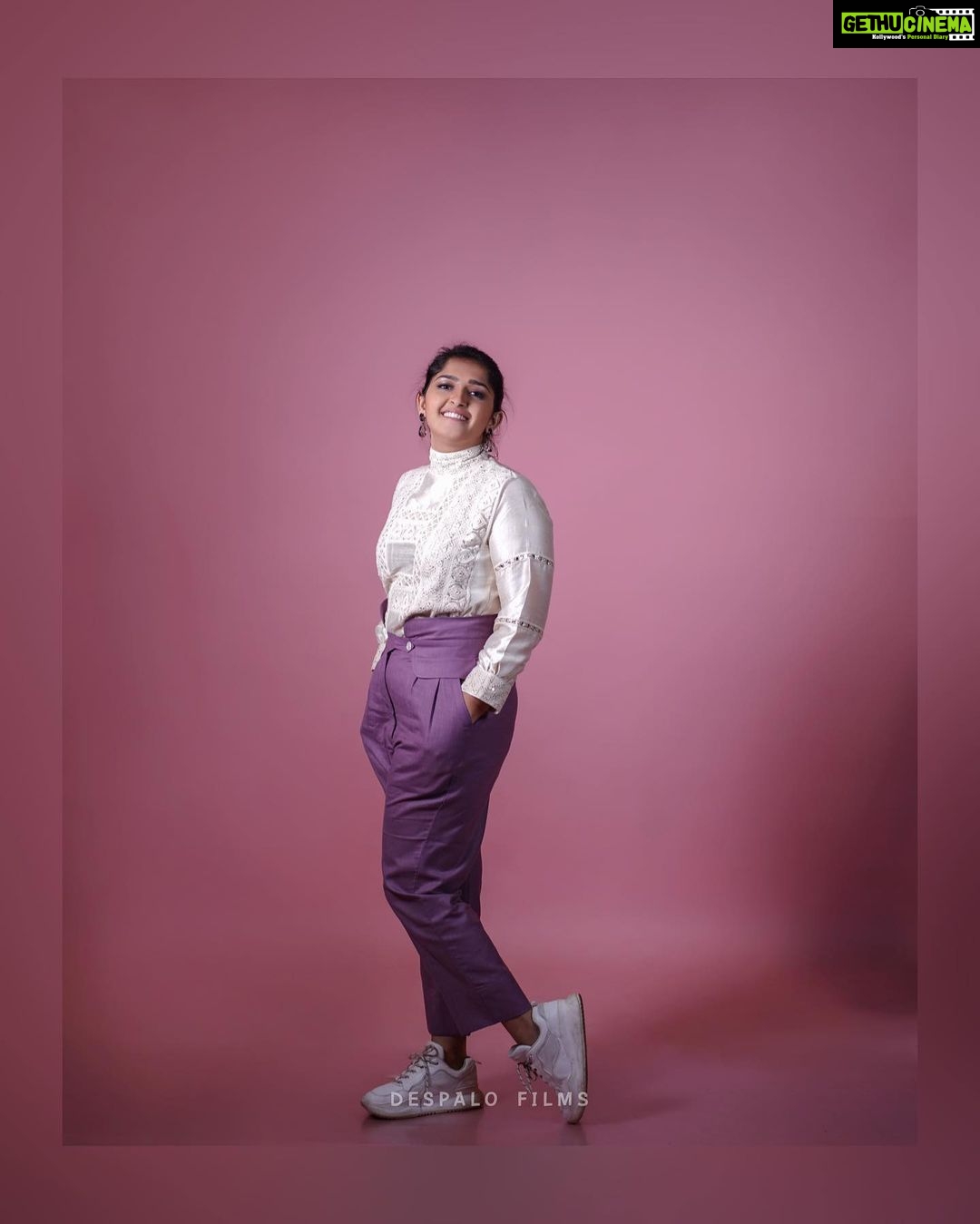 Actress Sanusha HD Photos and Wallpapers March 2022 - Gethu Cinema