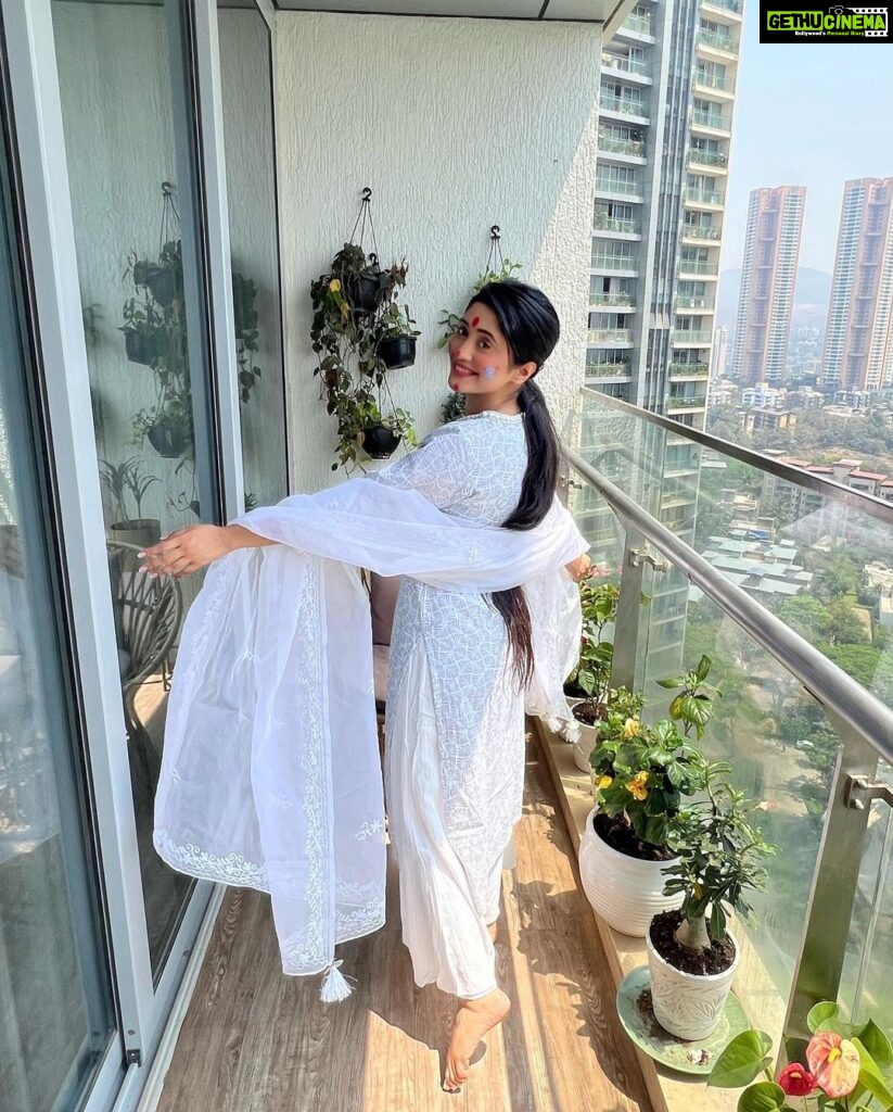 Shivangi Joshi Instagram – Happy Holi ️💙💚🧡💛💜🤎🤍🖤 @bunaai | Gethu Cinema