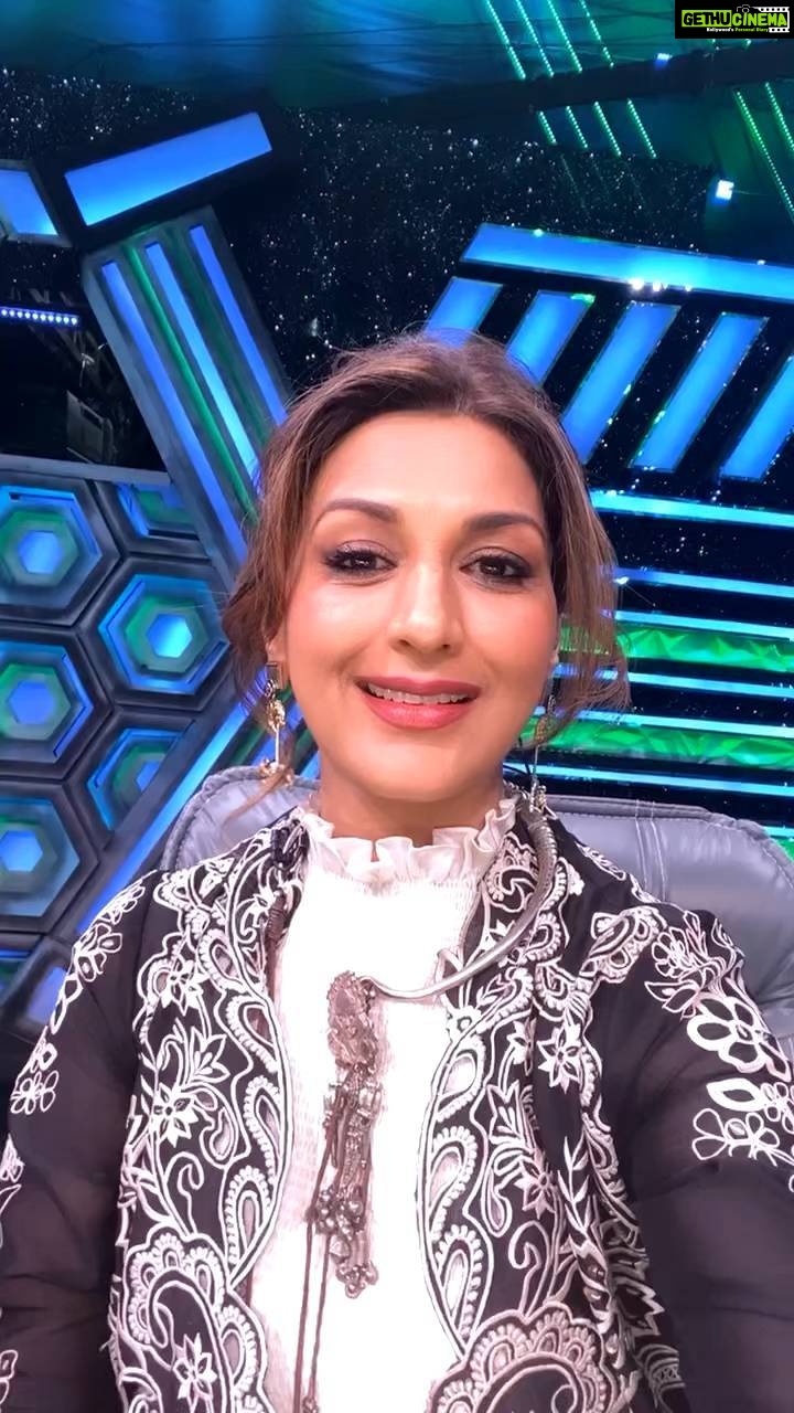 Actress Sonali Bendre HD Instagram Photos and Wallpapers April 2022 ...