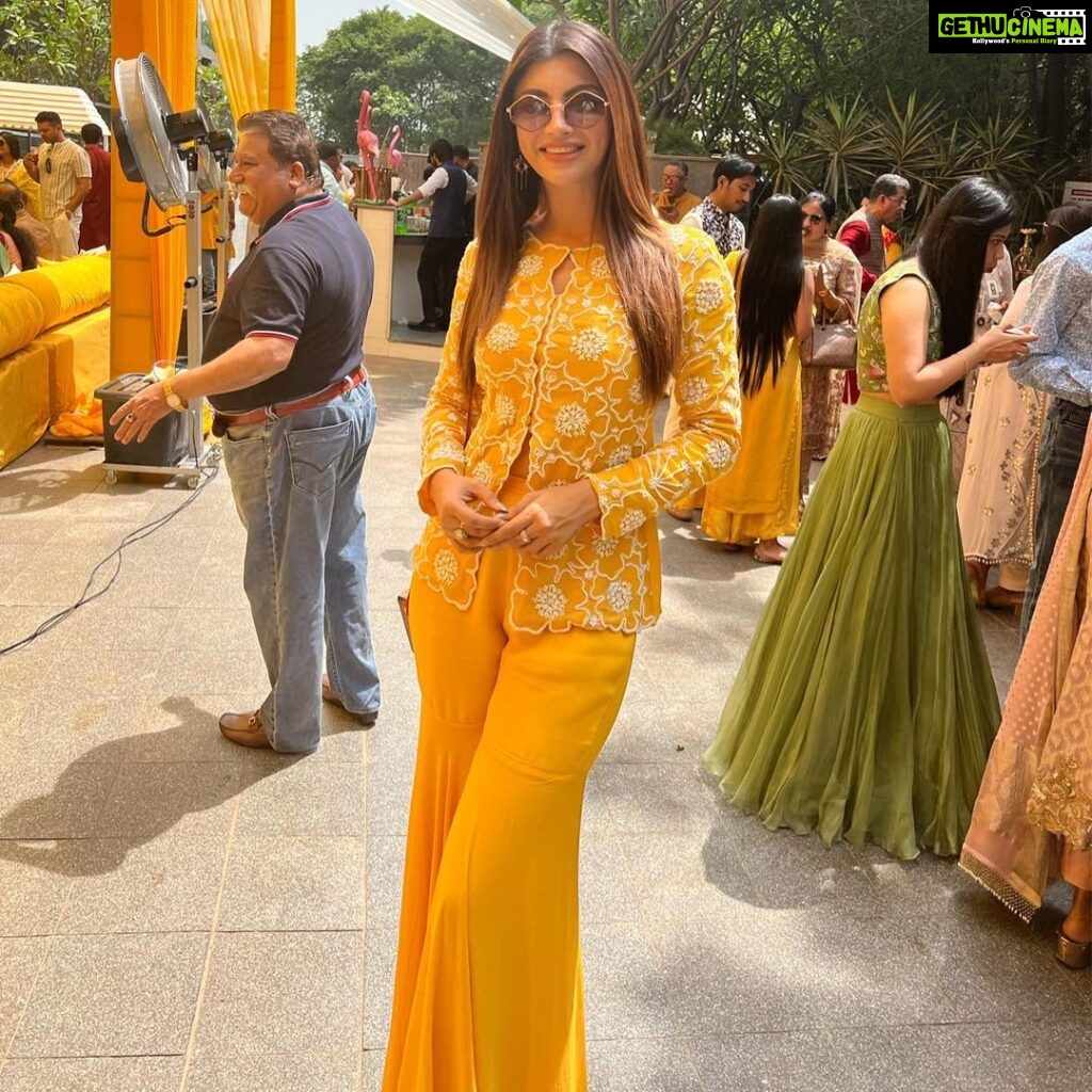Akanksha Puri Instagram – This colour just makes me smile 😃 # ...