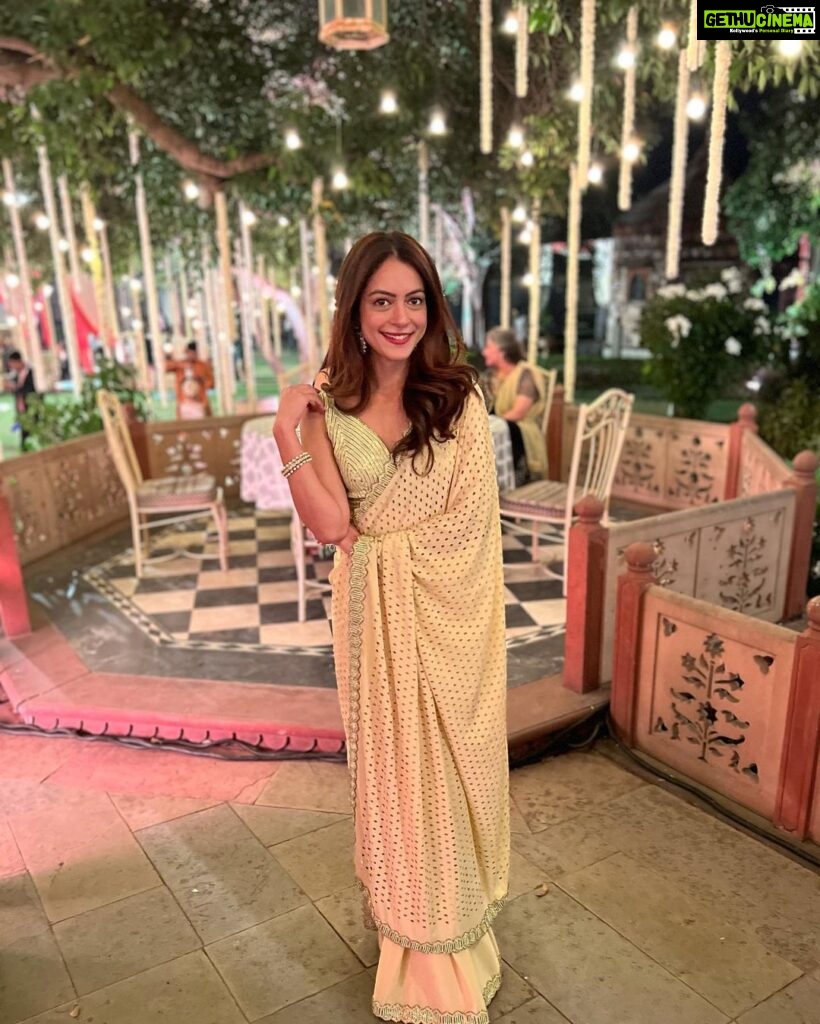 Anya Singh Instagram – 🍏 👗- @ishamittalofficial 💎- @karishma.joolry ...