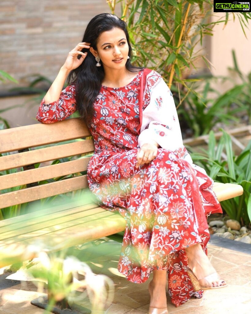 Actress Aparna Das HD Instagram Photos and Wallpapers February 2022 ...