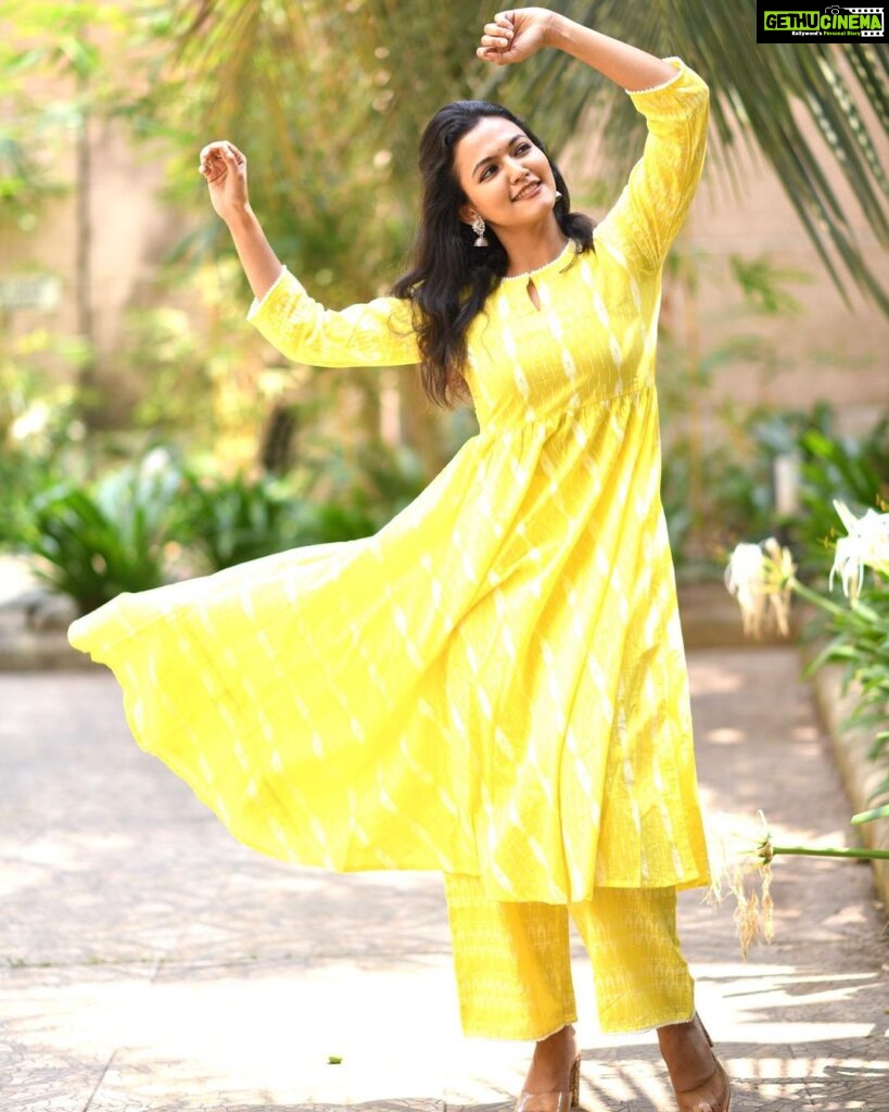 Actress Aparna Das HD Instagram Photos and Wallpapers February 2022 ...