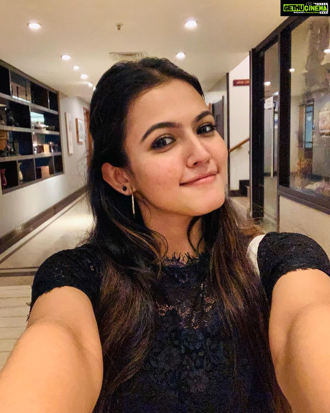 Aparna Das Instagram – Hey there !! 😄 | Gethu Cinema