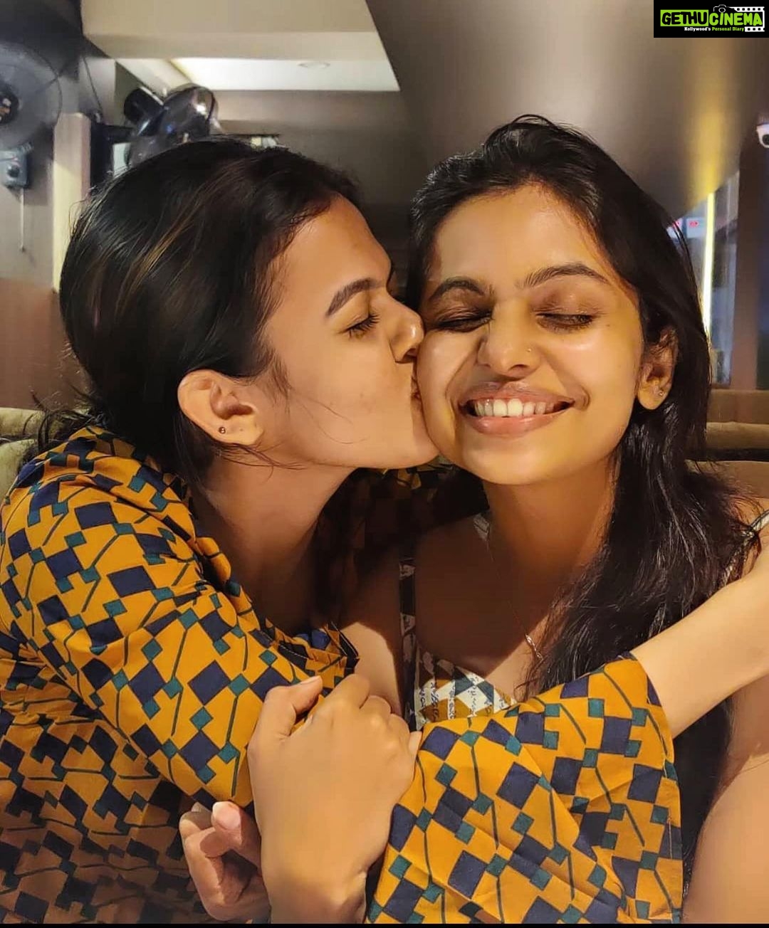 Actress Aparna Das HD Instagram Photos and Wallpapers November 2020 | Gethu Cinema