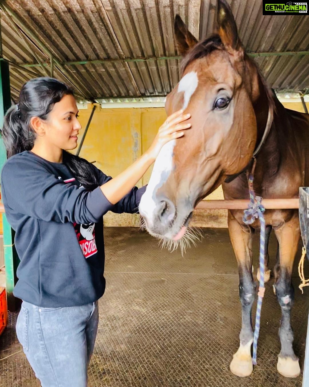Aparna Das Instagram – Fine 🐎 Black Stallion – Horse Riding Academy ...