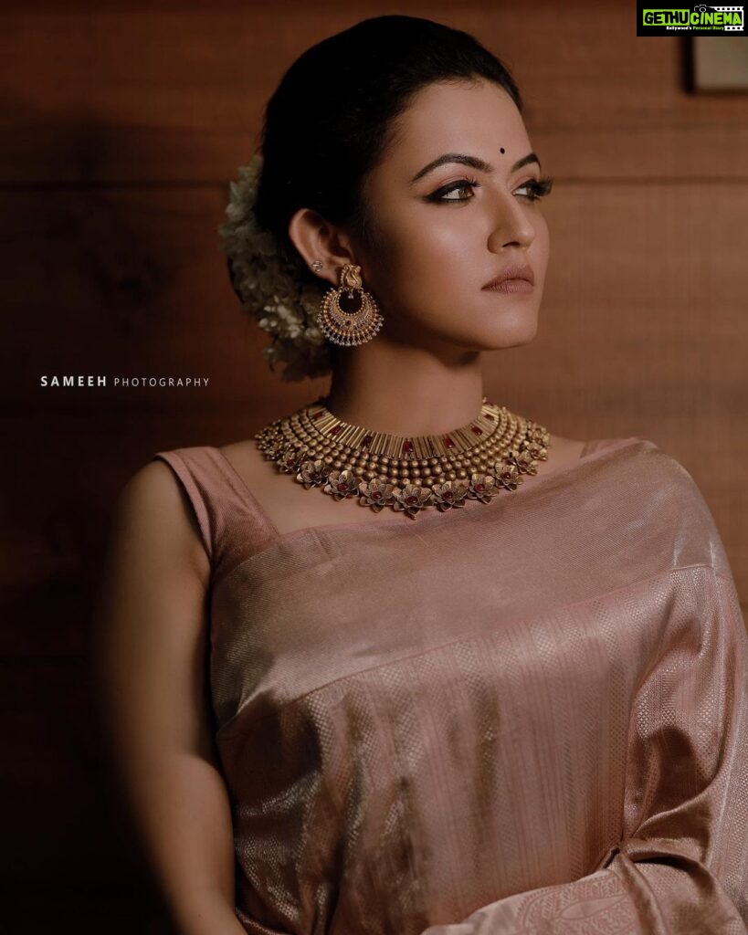 Actress Aparna Das HD Instagram Photos and Wallpapers September 2020 ...