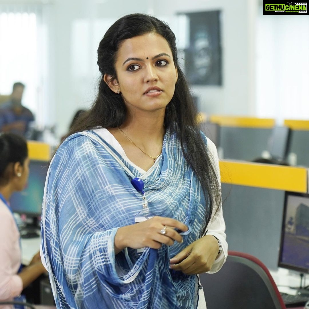 Aparna Das Instagram – Ee lily madam married aaano ? 🥺🤪 Throwback 😬 # ...