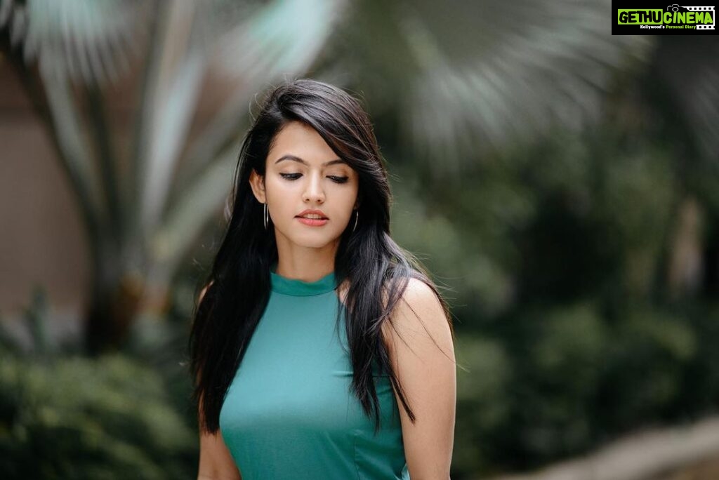 Actress Aparna Das HD Photos and Wallpapers June 2020 - Gethu Cinema