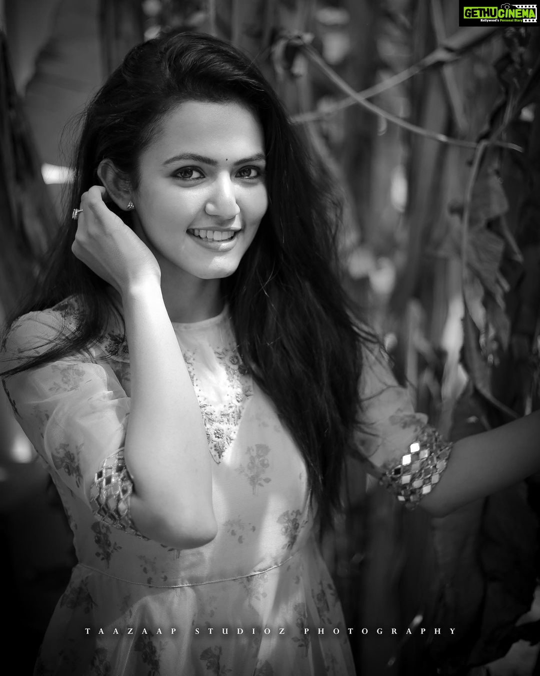 Aparna Das Instagram – Thank you @flashfashion_by_veenaviji_ for this ...