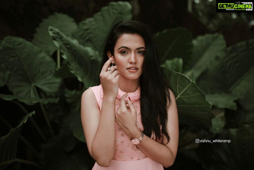 Actress Aparna Das HD Photos and Wallpapers December 2019 - Gethu Cinema