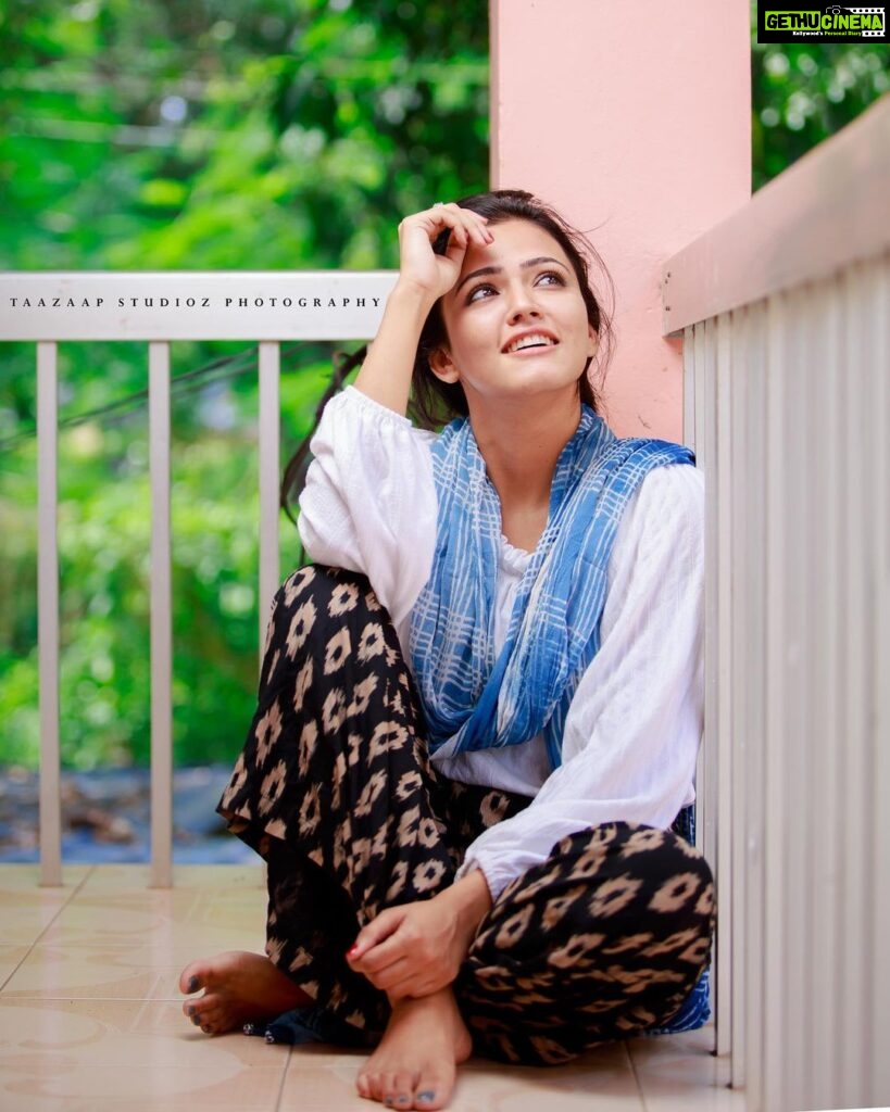 Aparna Das Instagram – 🦋🦋🦋🦋 . . That shawl is sreeja’s from manoharam ...
