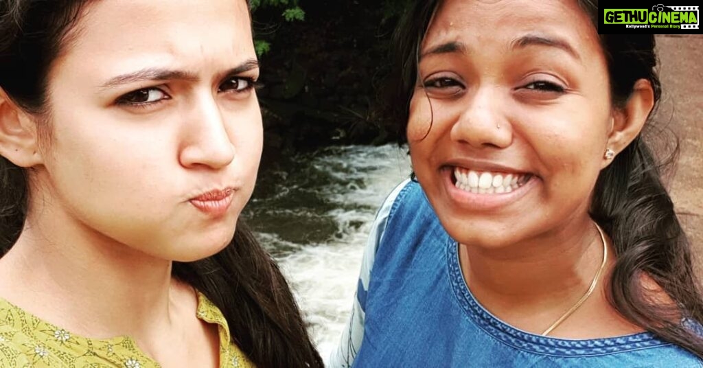 Actress Aparna Das HD Photos and Wallpapers August 2019 - Gethu Cinema