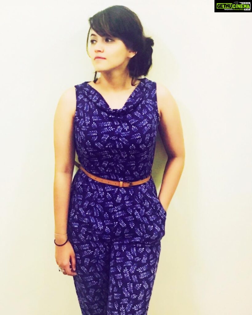 Actress Aparna Das HD Photos and Wallpapers April 2022 - Gethu Cinema