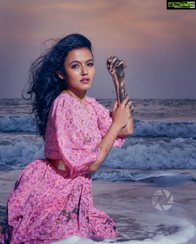 Actress Aparna Das HD Instagram Photos and Wallpapers February 2022 ...