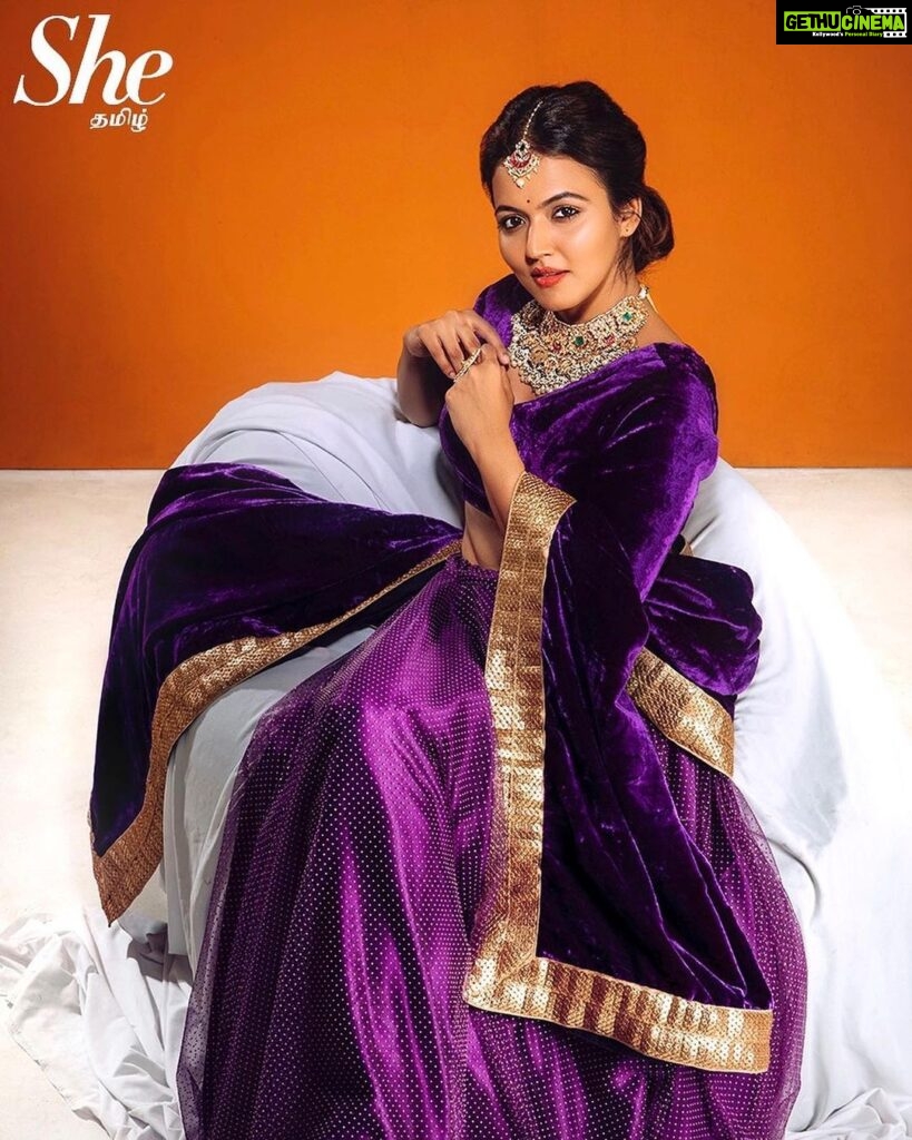 Actress Aparna Das HD Instagram Photos and Wallpapers May 2022 | Gethu ...