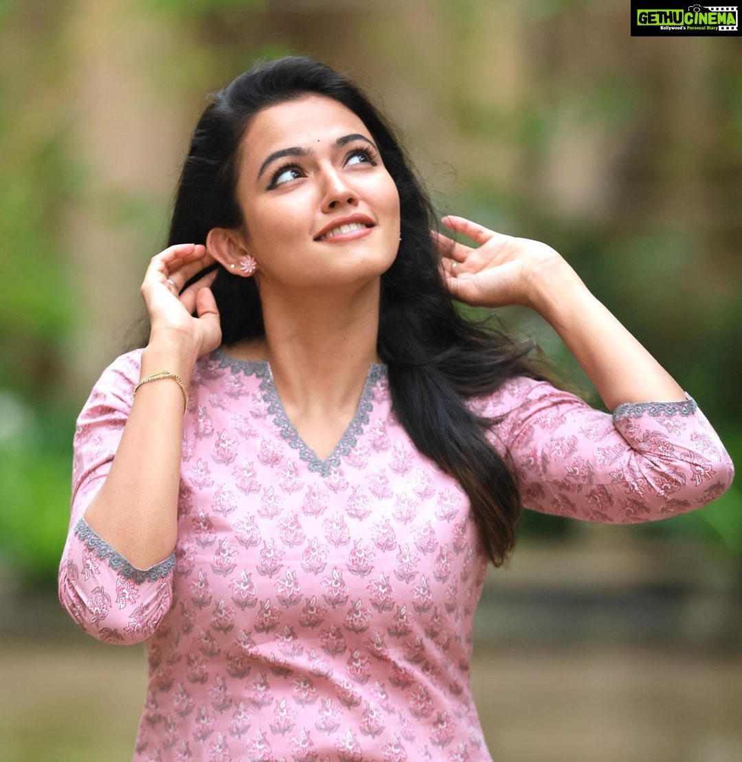 Actress Aparna Das HD Photos and Wallpapers March 2022 - Gethu Cinema