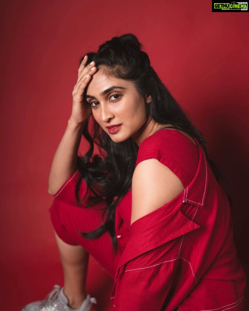 Actress Deepti Sati HD Instagram Photos and Wallpapers May 2022 | Gethu ...