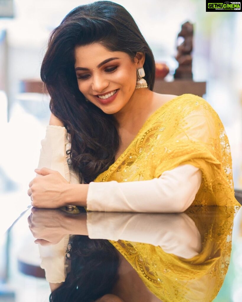 Actress Divya Bharathi HD Instagram Photos and Wallpapers November 2021 ...