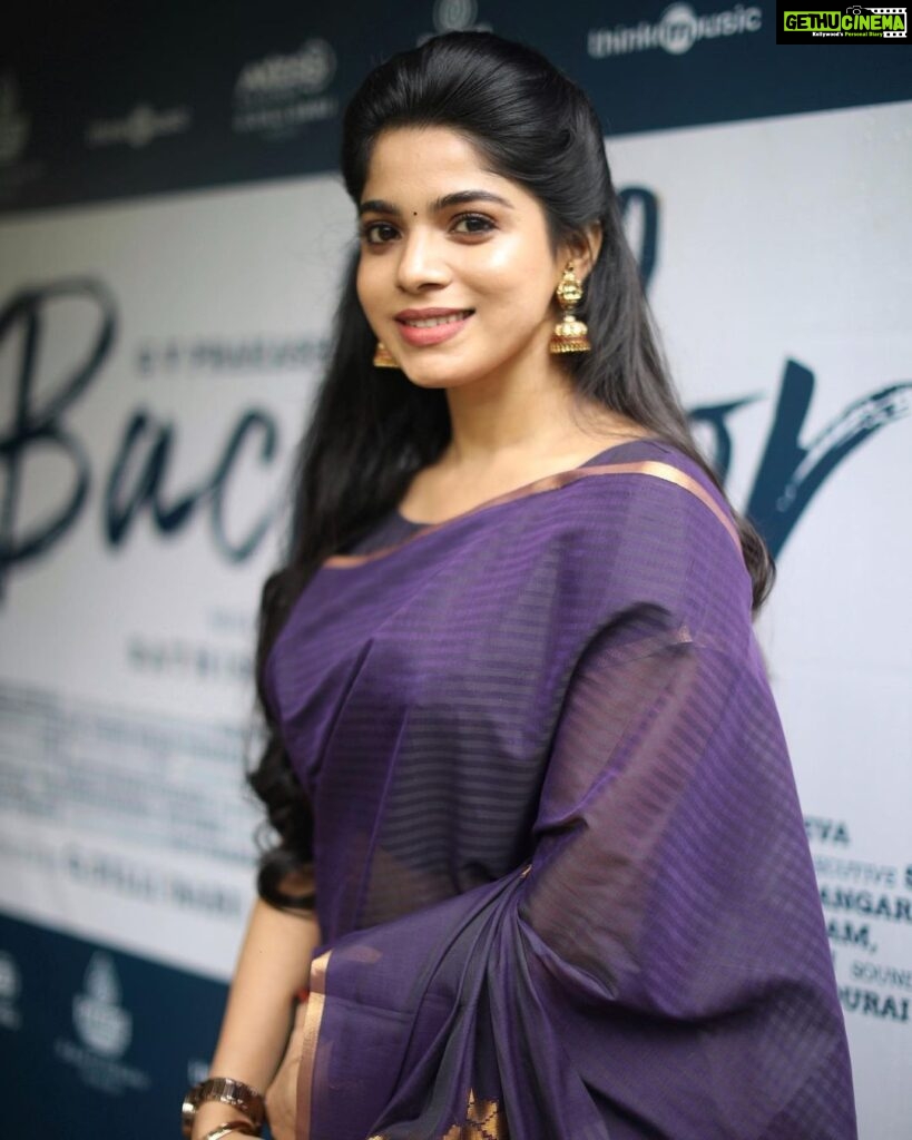 Actress Divya Bharathi HD Photos and Wallpapers December 2021 | Gethu ...
