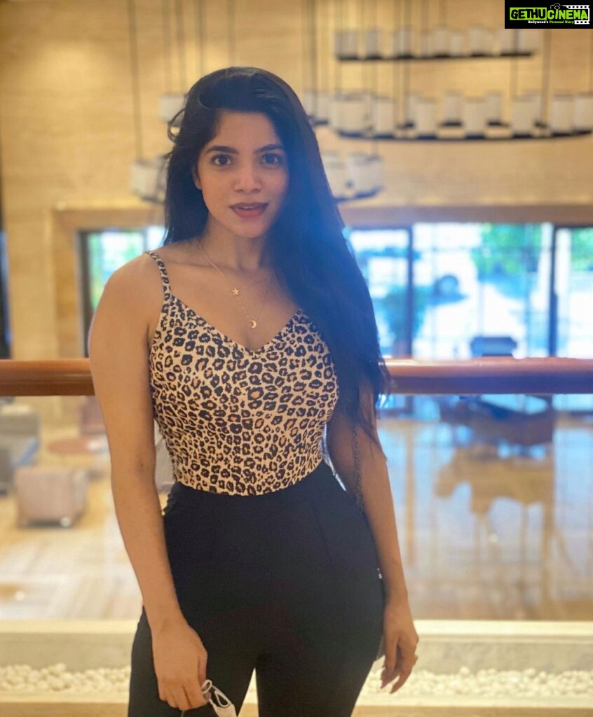 Actress Divya Bharathi HD Instagram Photos and Wallpapers October 2021 ...