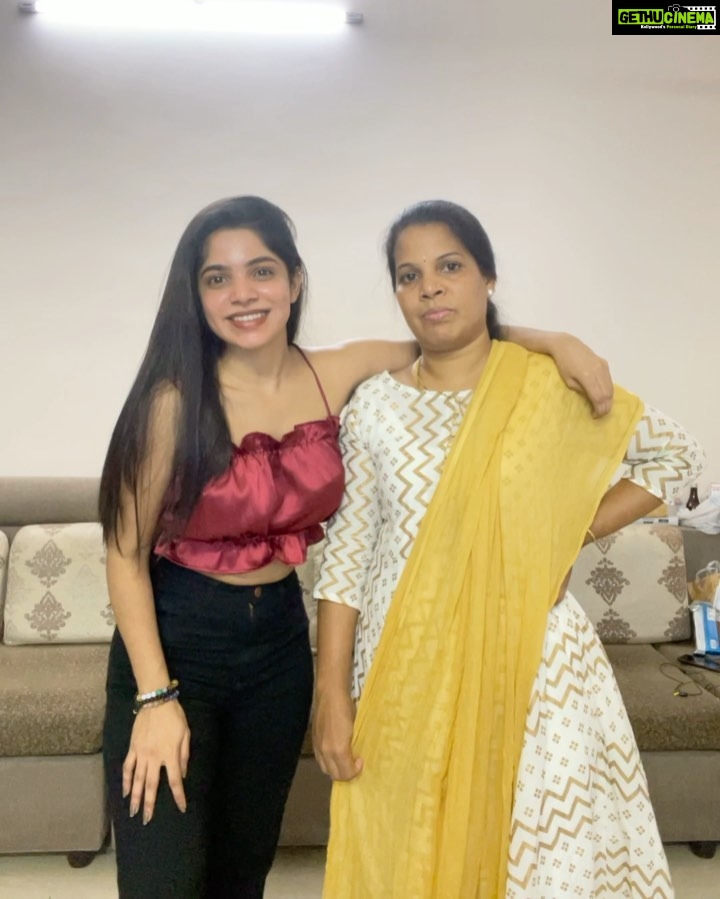 mother and daughter looks same - Discussions - Andhrafriends.com