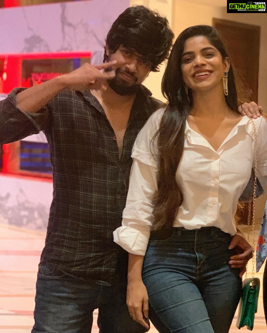 Actress Divya Bharathi HD Photos and Wallpapers July 2021 - Gethu Cinema