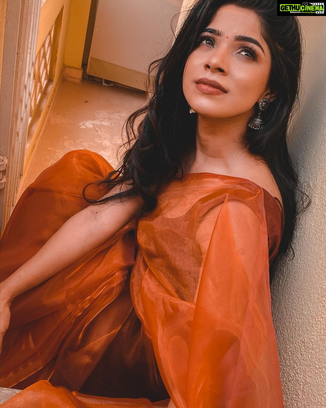 Actress Divya Bharathi HD Instagram Photos and Wallpapers April 2021 ...
