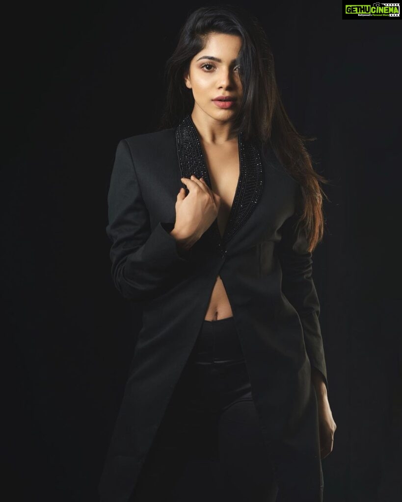 Actress Divya Bharathi HD Photos and Wallpapers October 2020 | Gethu Cinema
